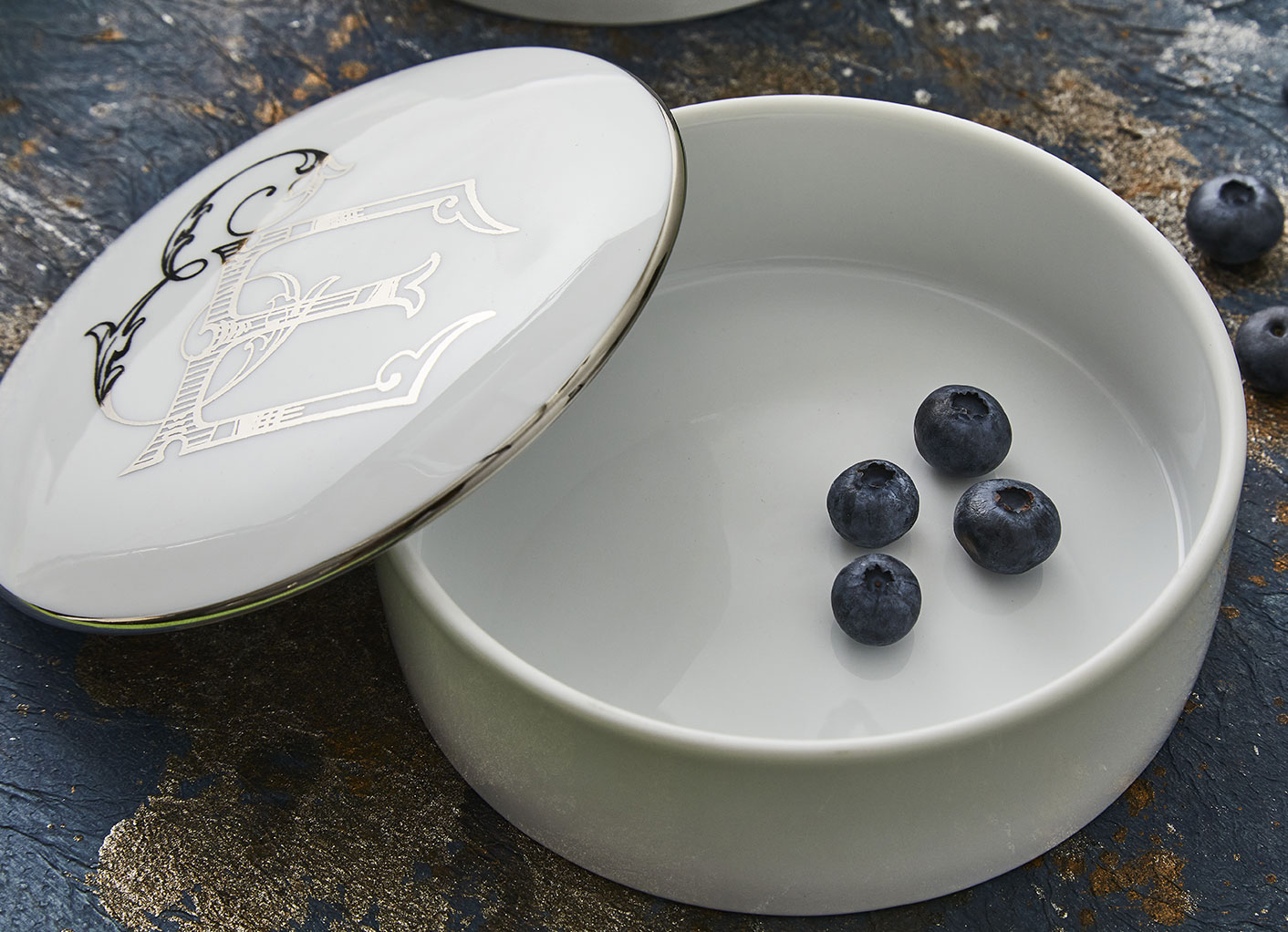 Round box Corona Monogram Platino | GINORI 1735